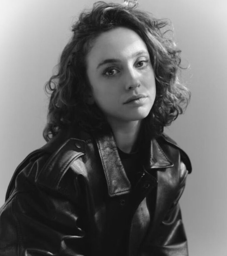 Chi è Alice Lupparelli, tutto sulla giovane star di "Adorazione"